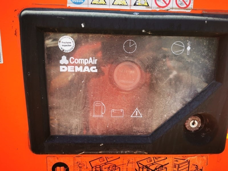 1997 DEMAG Mobile air compressor | Process equipment | 1210